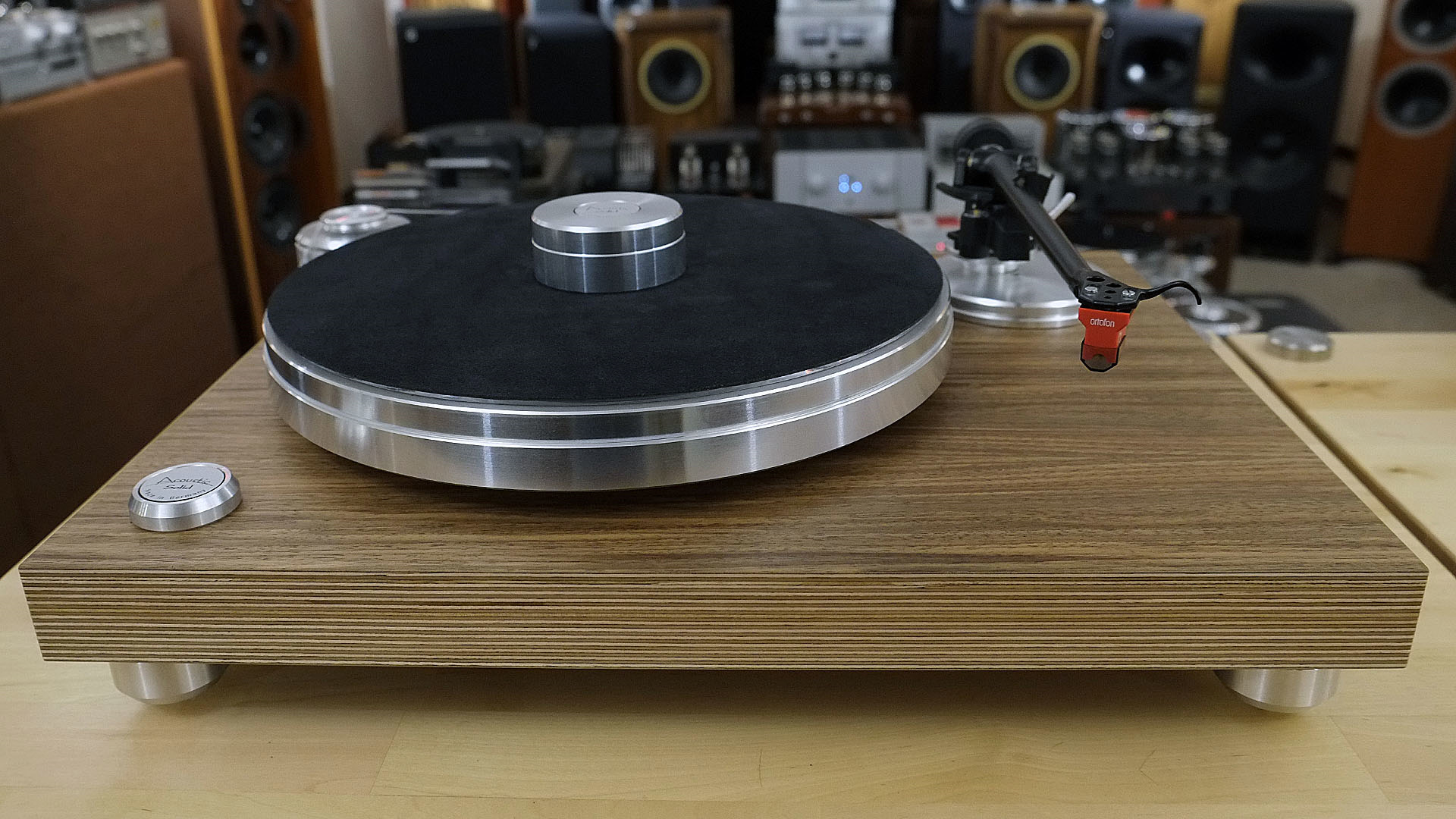 Acoustic Solid | Audio Creativ