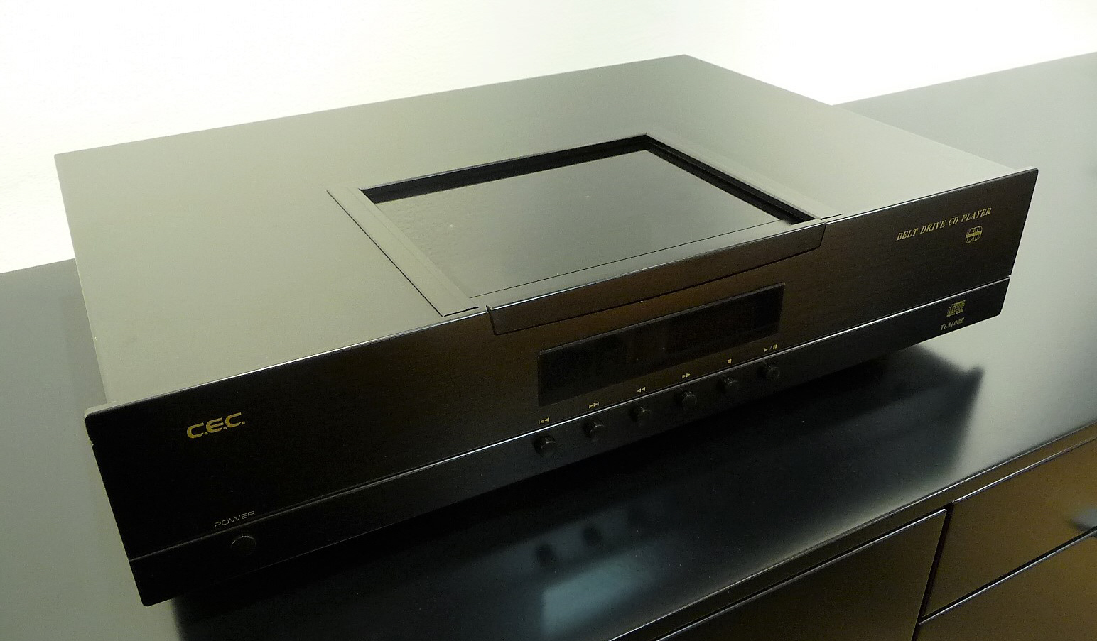 C.E.C. TL5100Z mit Riemenlaufwerk - CD-Player | Audio Creativ